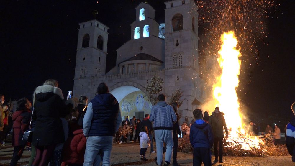 Policija će snimati nalaganje badnjaka - Volim Podgoricu