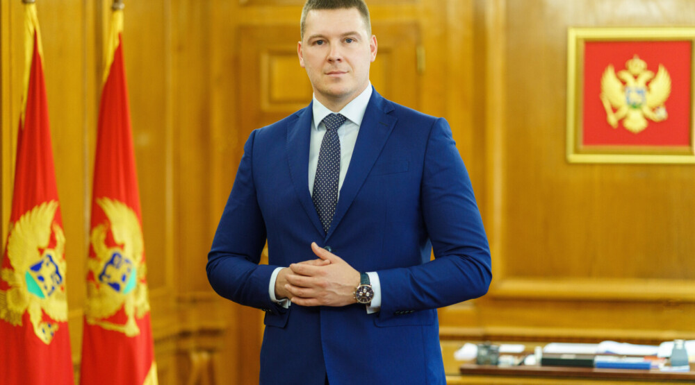 ADŽIĆ O HAPŠENJU MILOŠEVIĆA: Gradimo snažnu državu, zakon jednak za sve ...