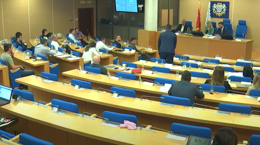 U Podgorici devet od 13 odbornika napušta Klub PES-a - Volim Podgoricu